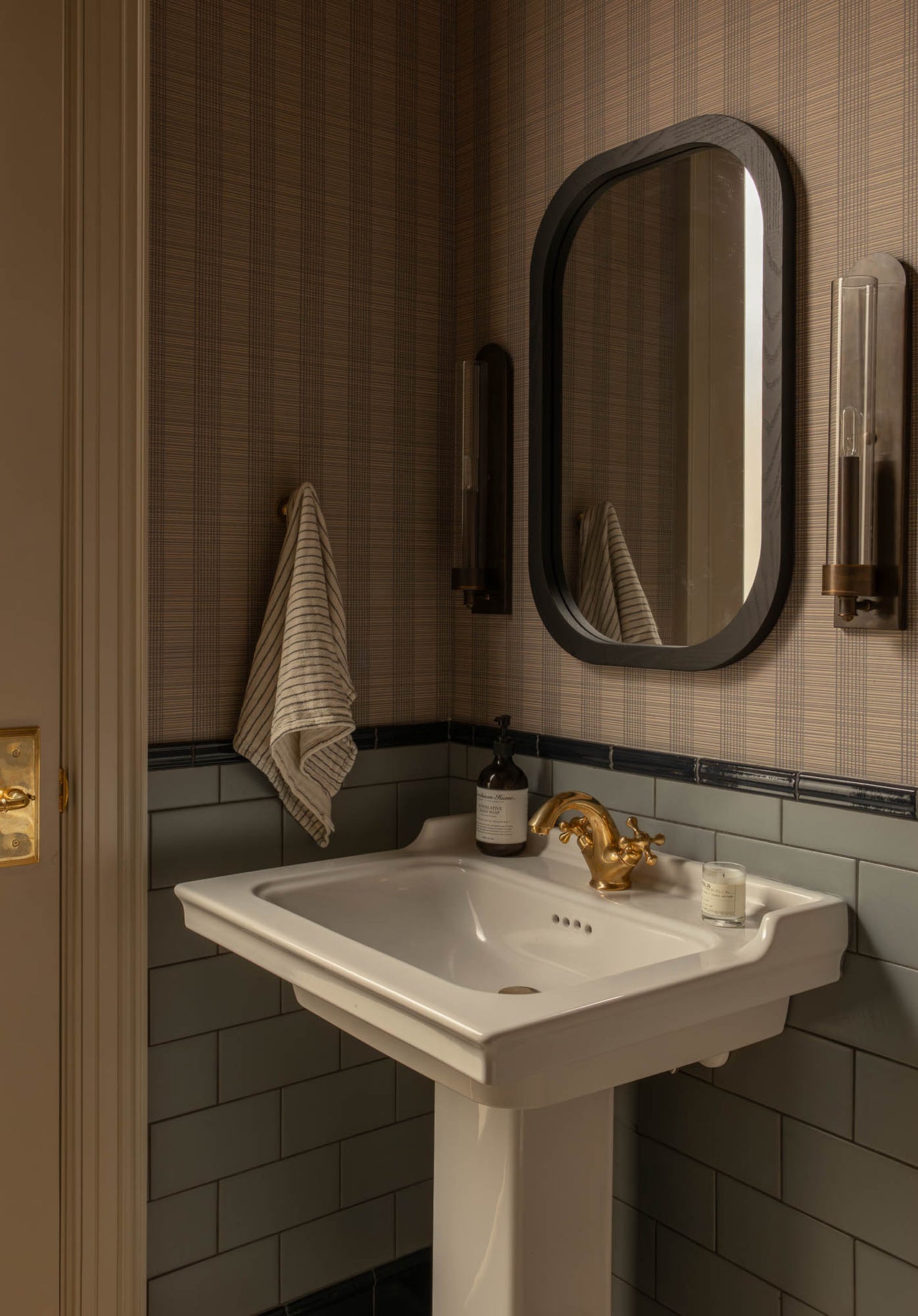 Caroline Crosshatch – W.D.C. Home